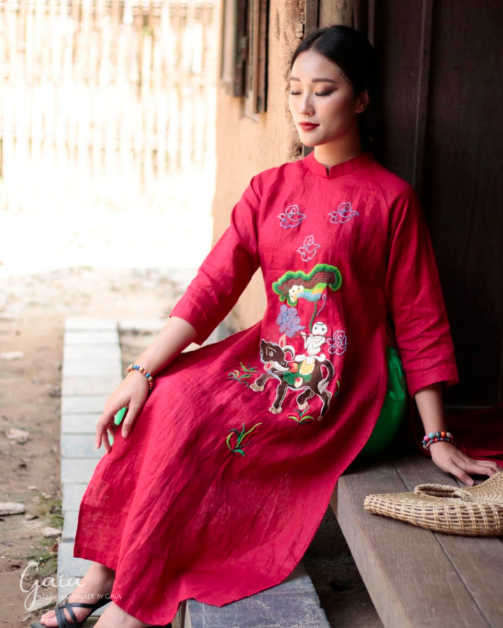 Hand-embroidered linen Ao Dai elegant ELA-W33 – MadebyGaia