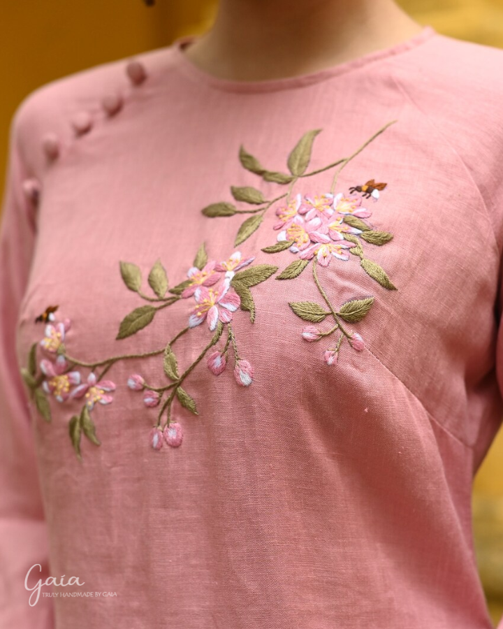 Hand-embroidered linen Ao Dai Vietnamese dress ELA-W07 – MadebyGaia