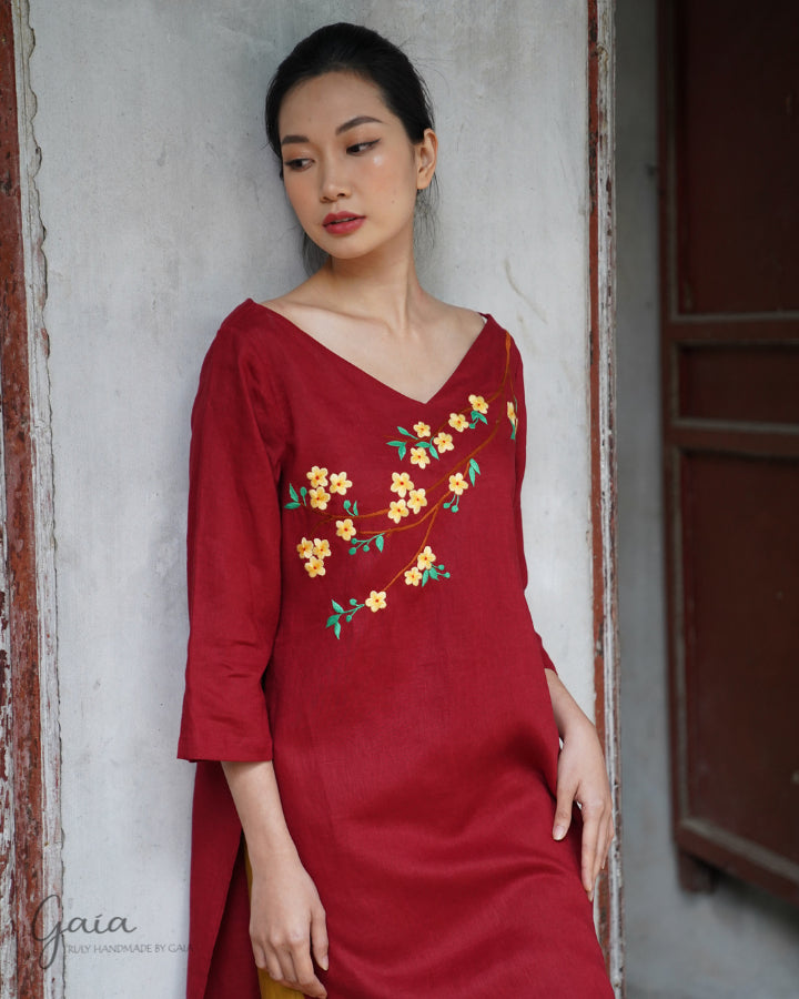 Hand-embroidered linen Vietnamese red dress ELA-W23 – MadebyGaia