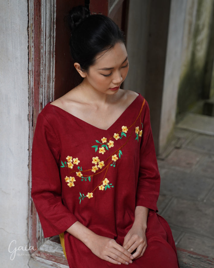 Hand-embroidered linen Vietnamese red dress ELA-W23 – MadebyGaia
