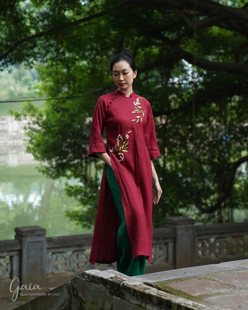 Hand-embroidered red linen Ao Dai ELA-W25 – MadebyGaia