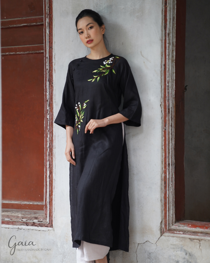 Hand-embroidered linen Vietnamese Ao Dai dress black ELA-W21 – MadebyGaia