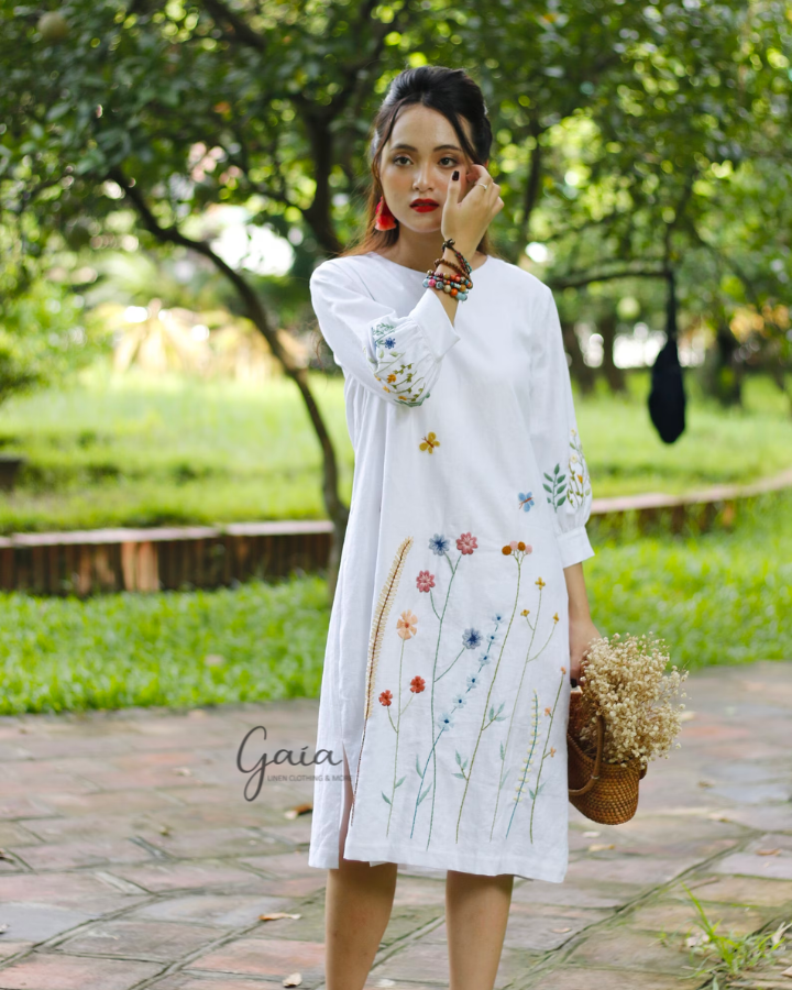 Hand-embroidered long sleeve linen dress CELINE – MadebyGaia