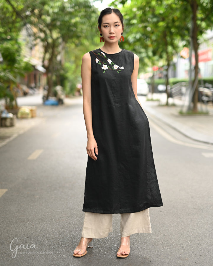 Hand-embroidered linen Vietnamese dress for Tet ELA-W20 – MadebyGaia